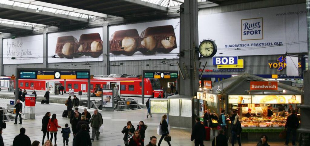 Werbung im Bahnhof – Werbeagentur Munzinger